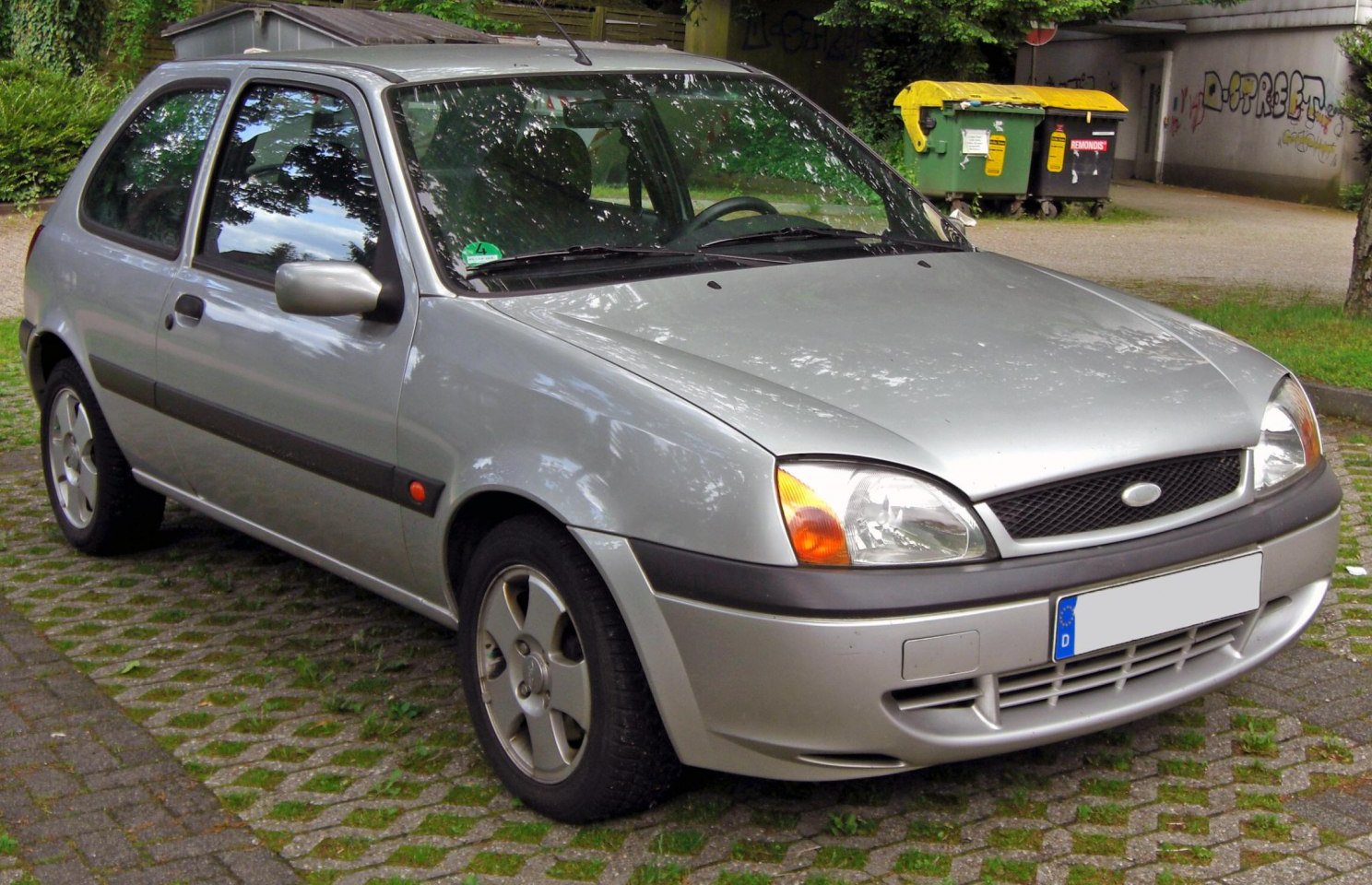 Ford Fiesta V (Mk5, 3 door) 1.8 DI (75 Hp)